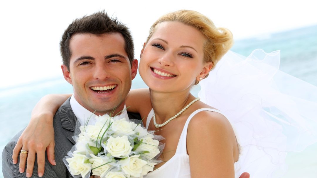 Tips for a Tall Wife and Short Husband on Their Wedding Day