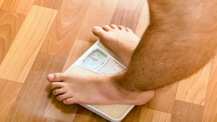 The Average Male Weight for Men in the US and the UK